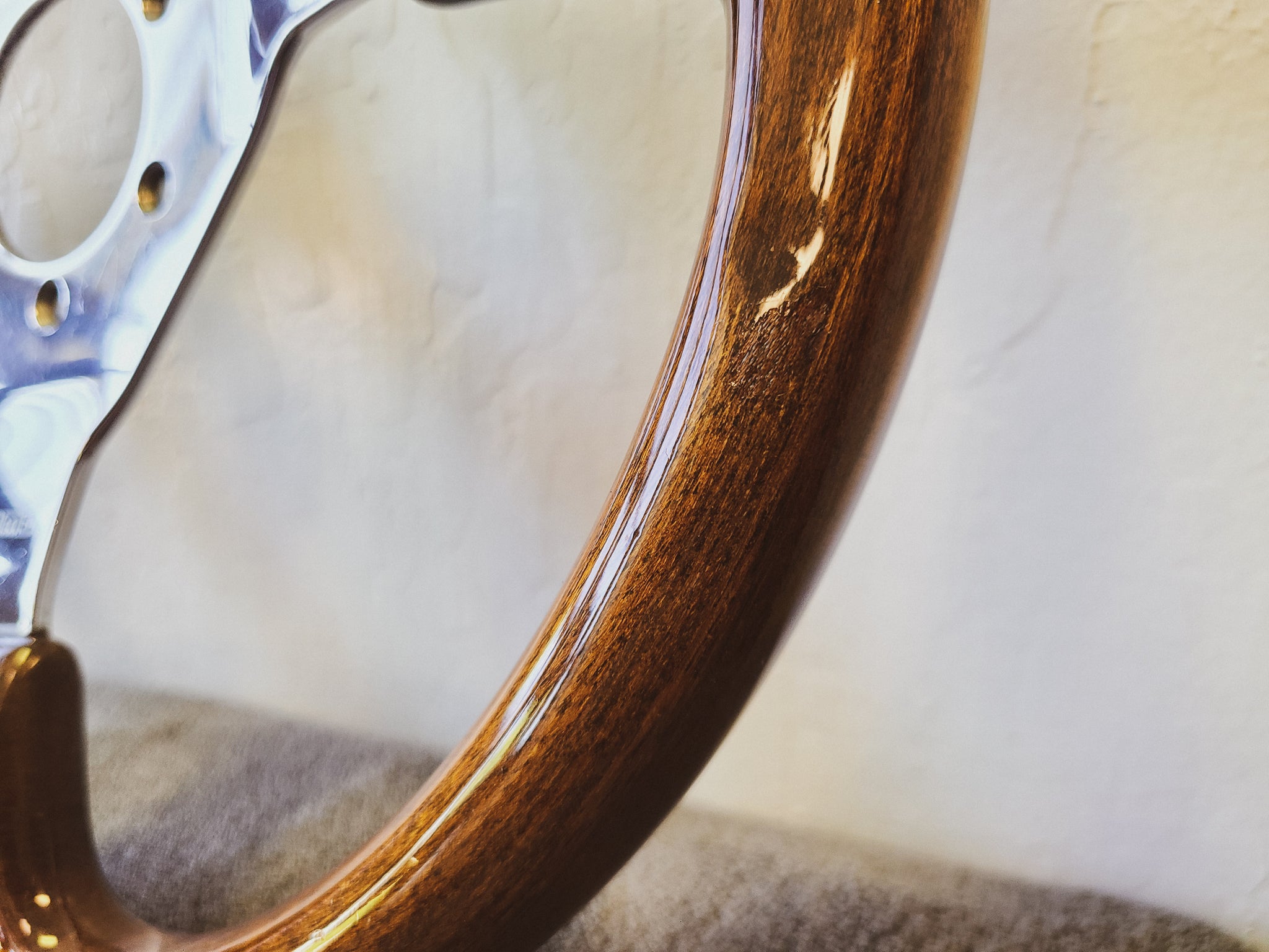 MOMO polished wood steering wheel – sevenspeedshop